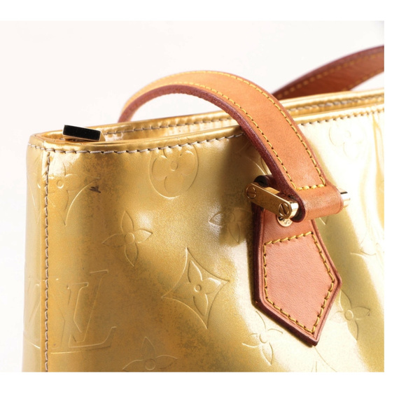 Louis Vuitton | Bags | 999 Louis Vuitton Paris Lime Vernis Shoulder Bag ...